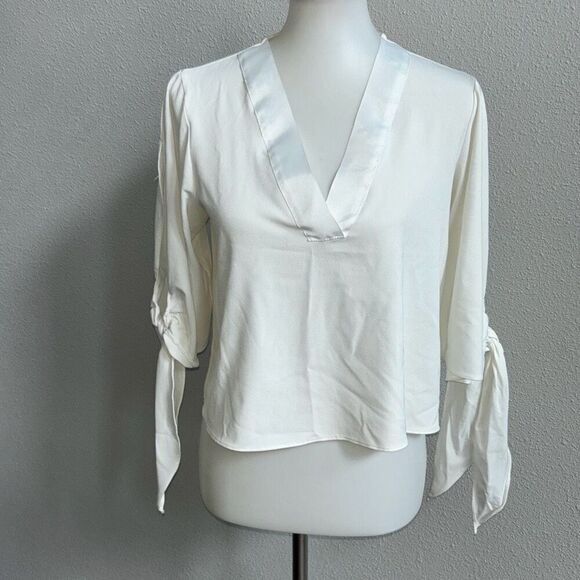 Zara | Tops | Zara Basic White V Neckshirttop Summer Weight Tie Sleeve ...